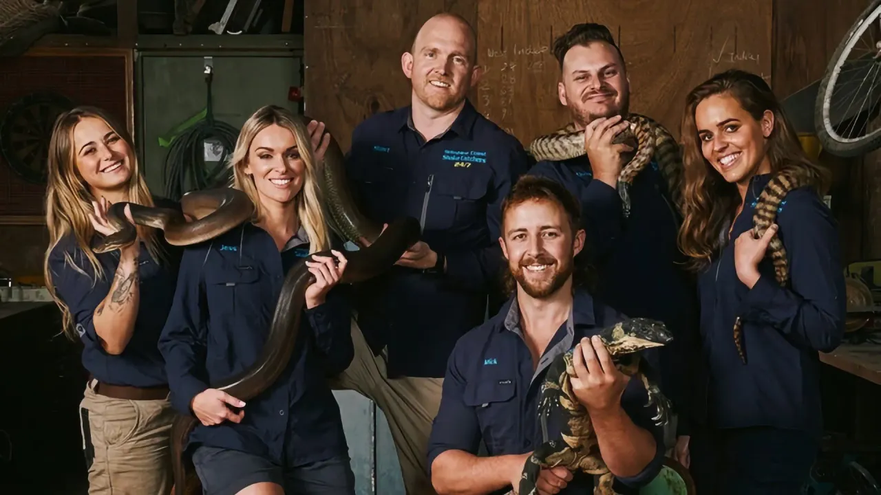 Aussie Snake Wranglers: Where to Watch and Stream Online | Reelgood