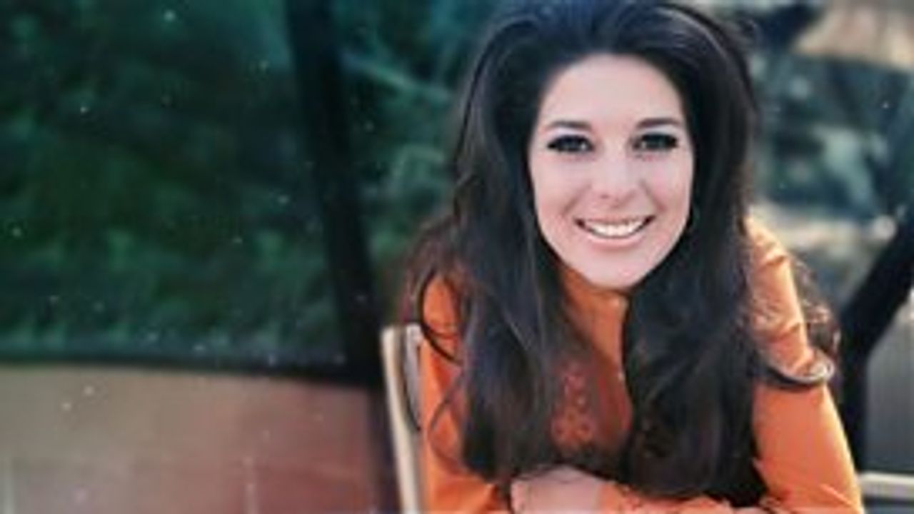 Bobbie Gentry Season 3: Where To Watch Every Episode | Reelgood