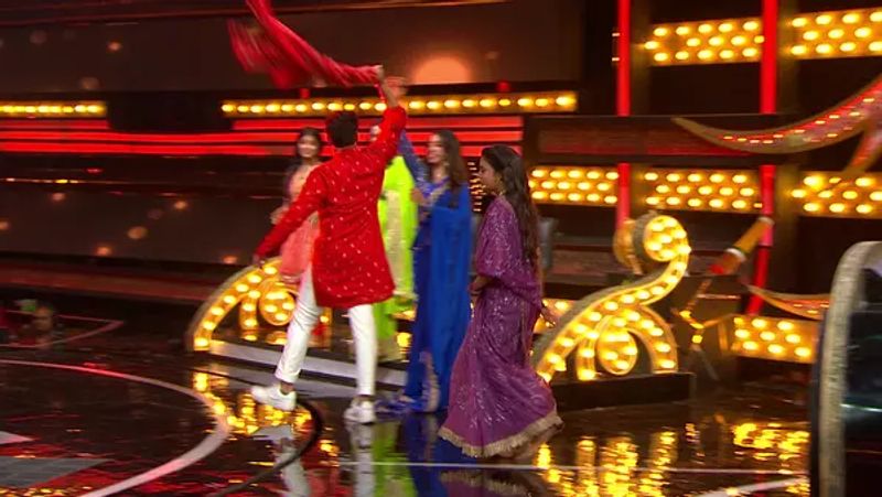 Ravivaar with Star Parivaar Season 1: Where To Watch Every Episode ...