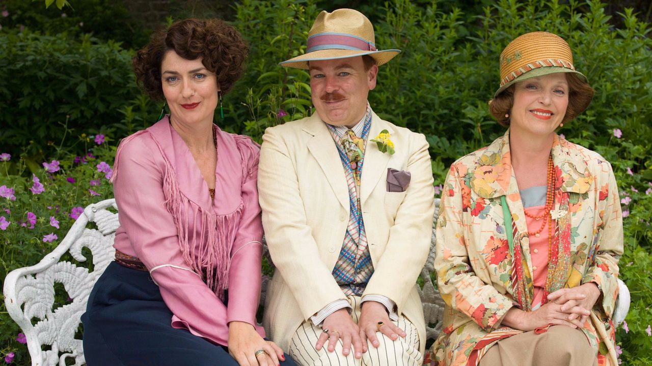 Mapp & Lucia: Where to Watch and Stream Online | Reelgood