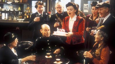 Goodnight Sweetheart Season 1: Where To Watch Every Episode | Reelgood