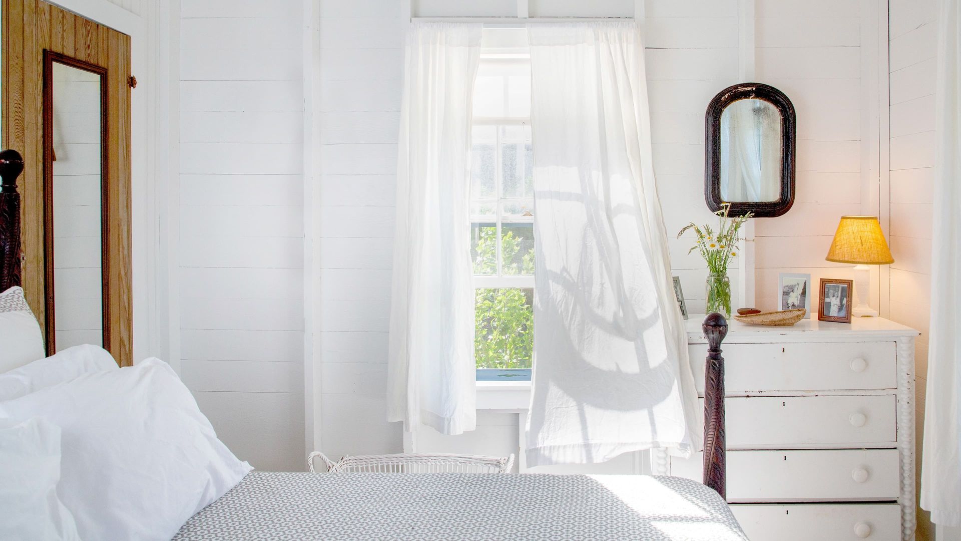 Storied Spaces - Watch Episodes on Discovery+ or Streaming Online ...