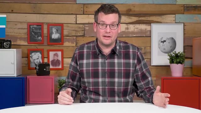 Crash Course Navigating Digital Information: Where to Watch and Stream ...