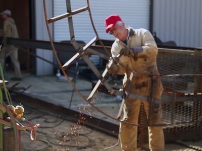 Mud Lovin' Rednecks Season 1: Where To Watch Every Episode | Reelgood