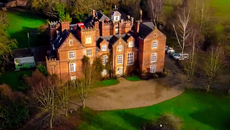 Country House Rescue: Where to Watch and Stream Online | Reelgood