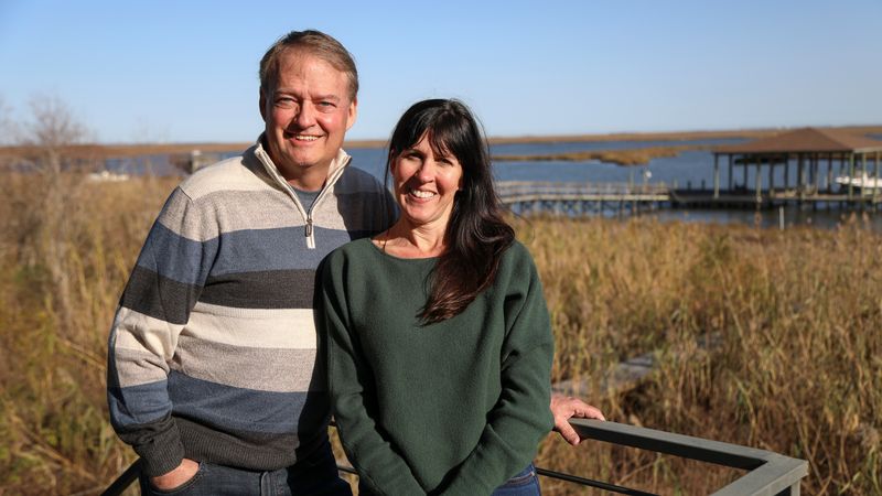 House Hunters: Amazing Water Homes: Where to Watch and Stream Online ...